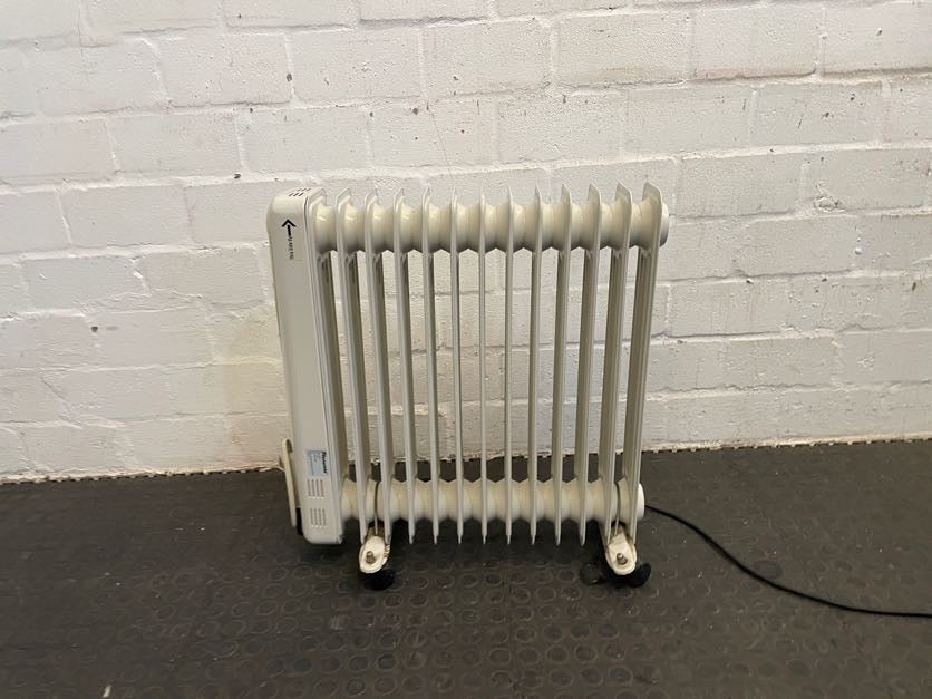 Pineware 12 Fin Oil Heater 2000w - PRICE DROP | 2ndhandwarehouse.com