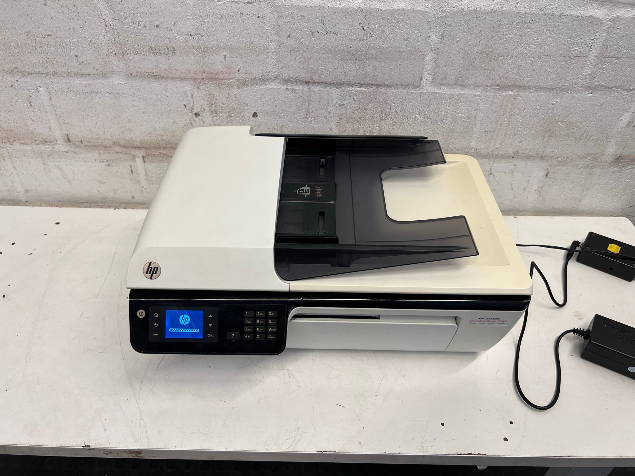White HP 2645 All in One Desk Jet Advantage Printer | 2ndhandwarehouse.com