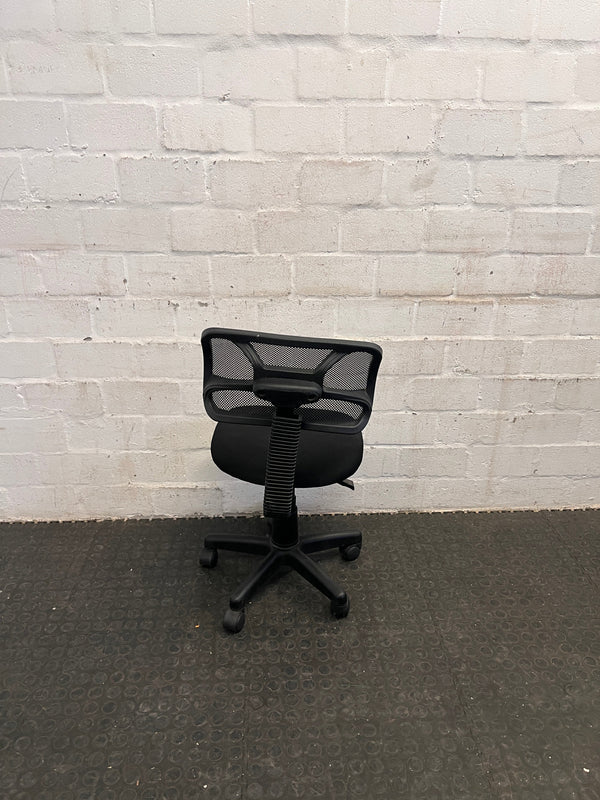 Midback Mesh Typist Chair | 2ndhandwarehouse.com