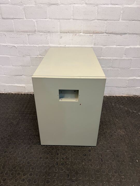 Hammond Gray Metal Battery Back Up Box | 2ndhandwarehouse.com
